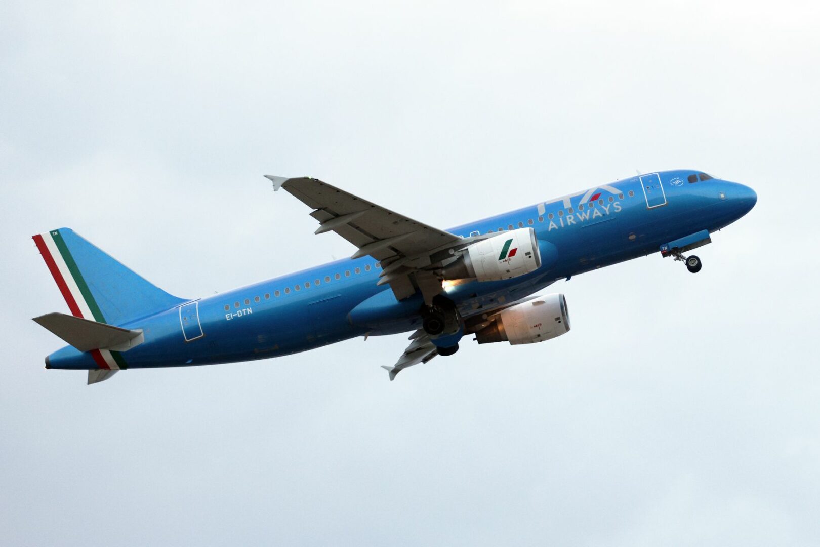 Ita Airways mette in vendita più voli verso la Sicilia e la Sardegna ...