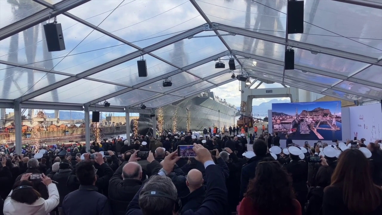 Il varo a Palermo della nave anfibia Landing Platform Dock "Al Fulk ...
