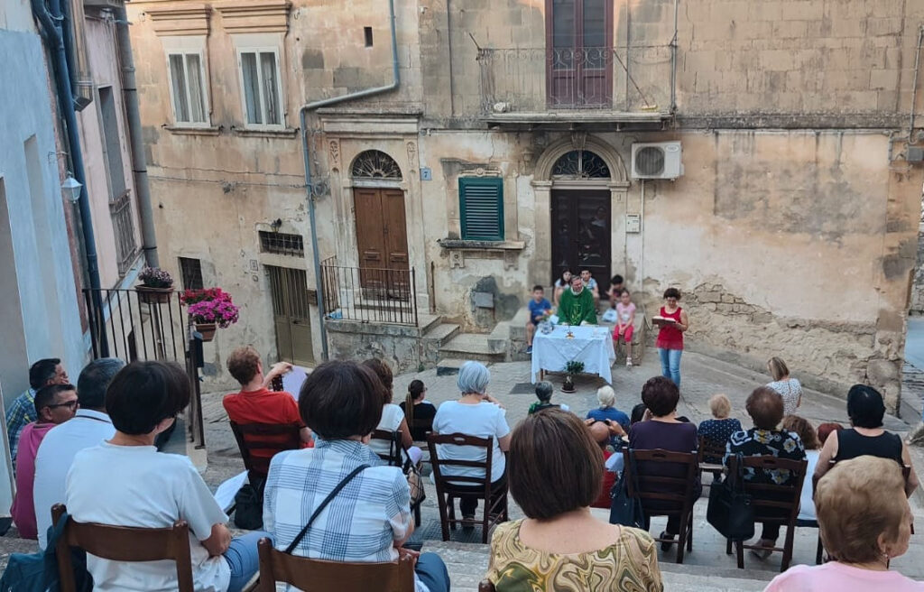San Pietro a Modica, dalla messa di quartiere alla tela restaurata ...