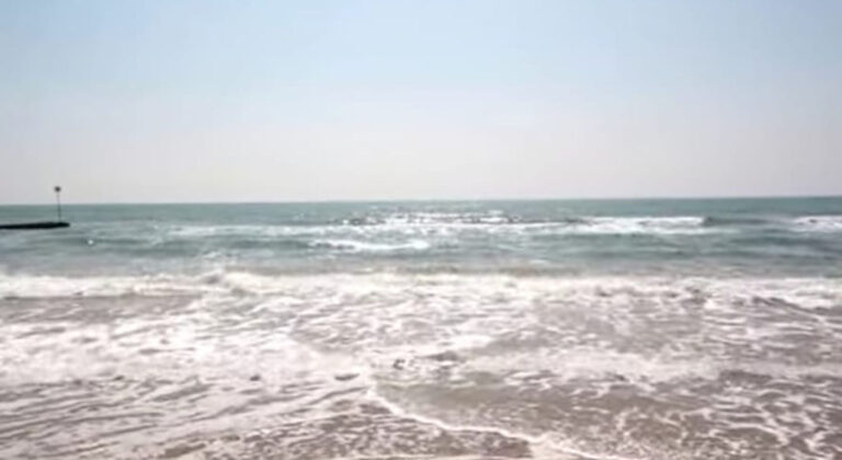 Mare: come riconoscere la corrente di risacca e cosa fare - Quotidiano di Ragusa